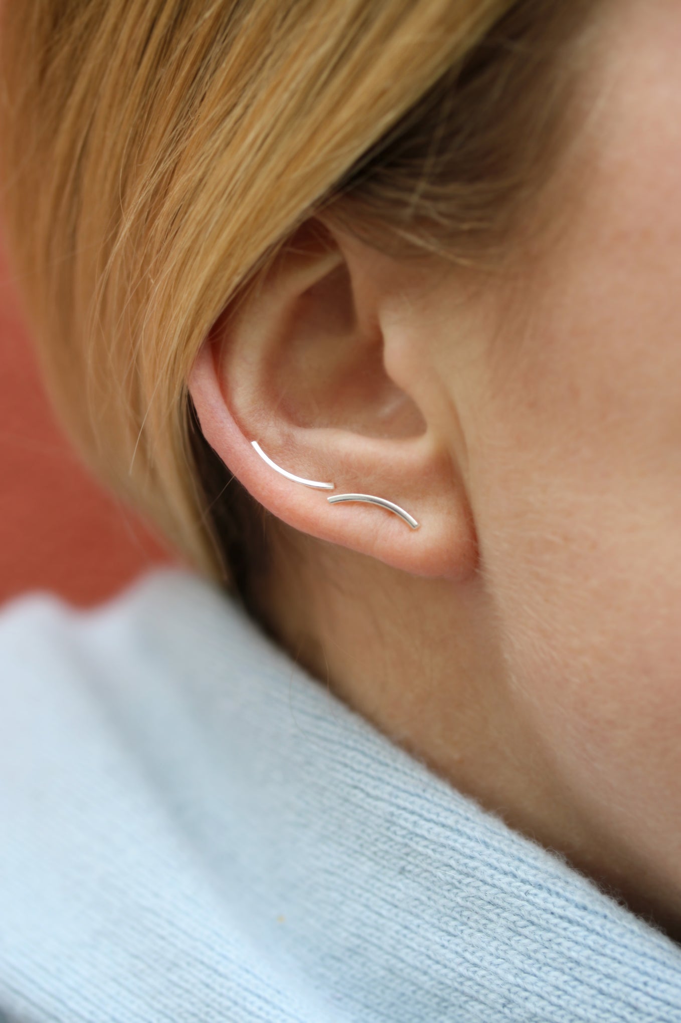 CURVED EAR STUDS | JUKSEREI Jewelry Berlin